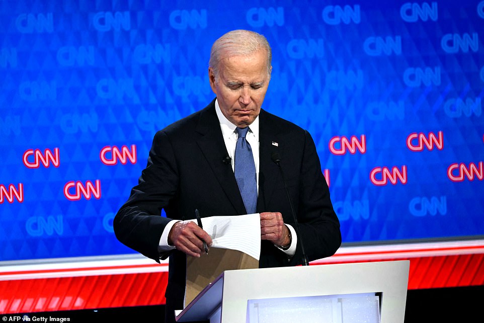 Report: Biden required flash cards to recognize Hillary Clinton