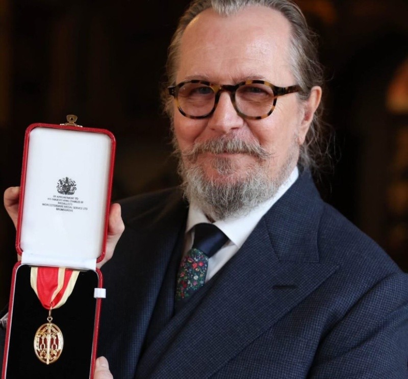 Sir Gary Oldman: el Príncipe William nombra caballero al ícono ...