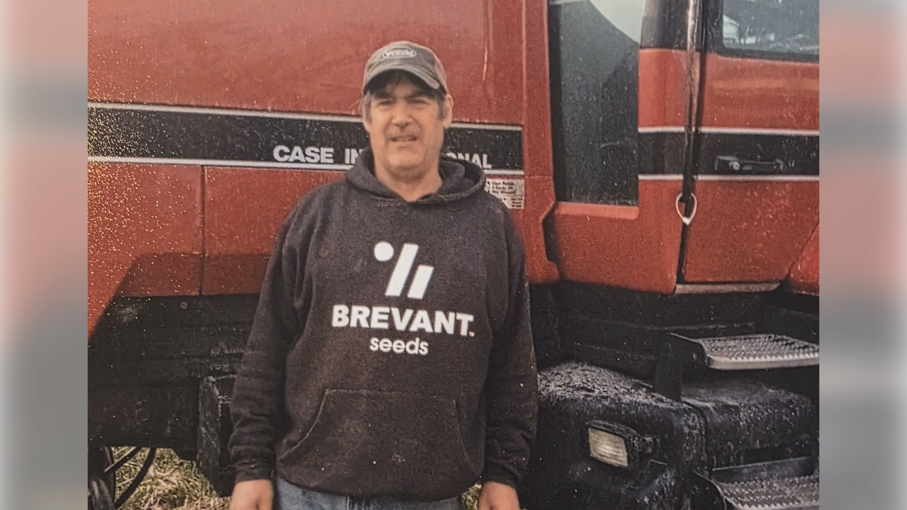 Community helps harvest crops after Washington Co. farmer dies