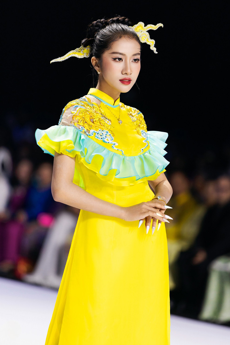 Khó nhận ra Hoa hậu Hà Trúc Linh