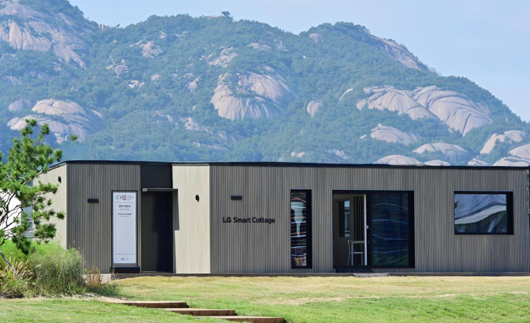 LG Electronics unveils new smart housing models