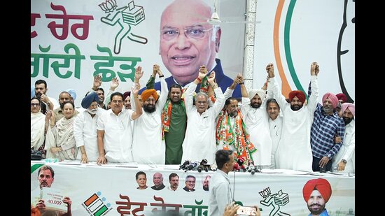 Former minister Anil Joshi joins Congress