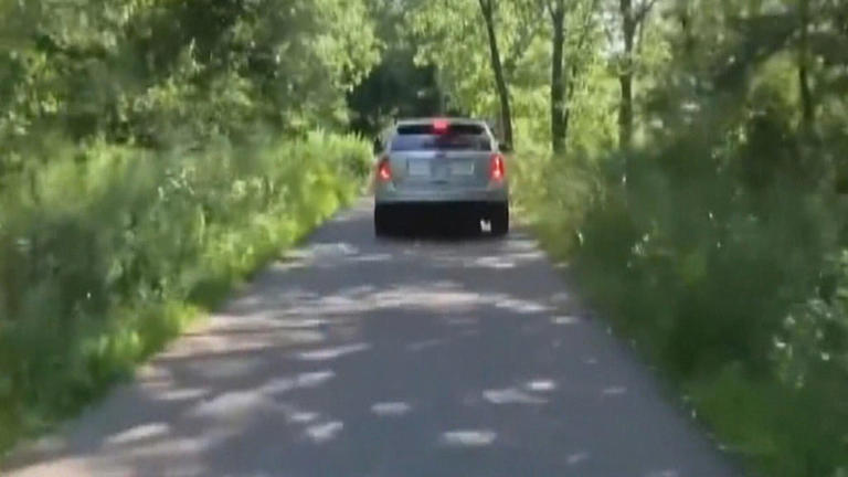 Saugus community worried about cars taking wrong turn onto bike path