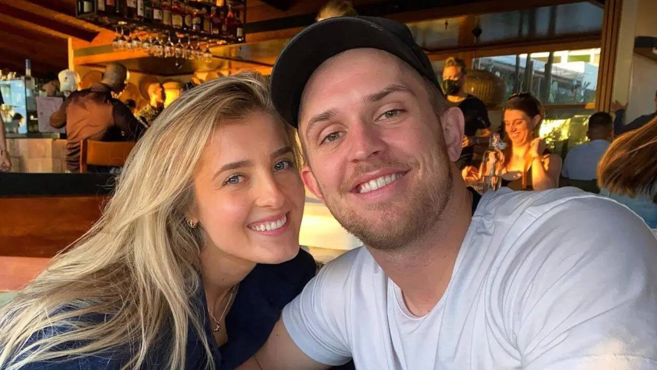 Jake Browning’s fiancee Stephanie Niles stuns in sun-kissed pink dress ...