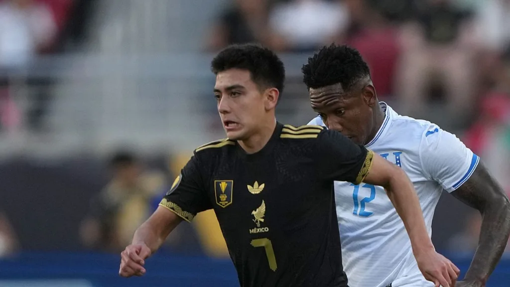 Faitelson revienta a Guillermo Schutz en redes por culpa de Gilberto Mora