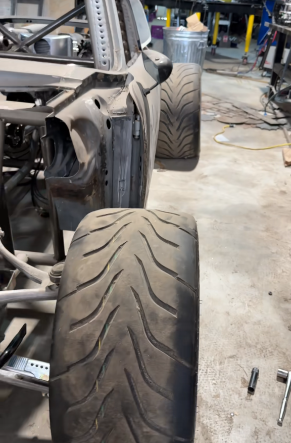 Tube Chassis LS 911 Gets Upgraded with Hybrid Control Arms