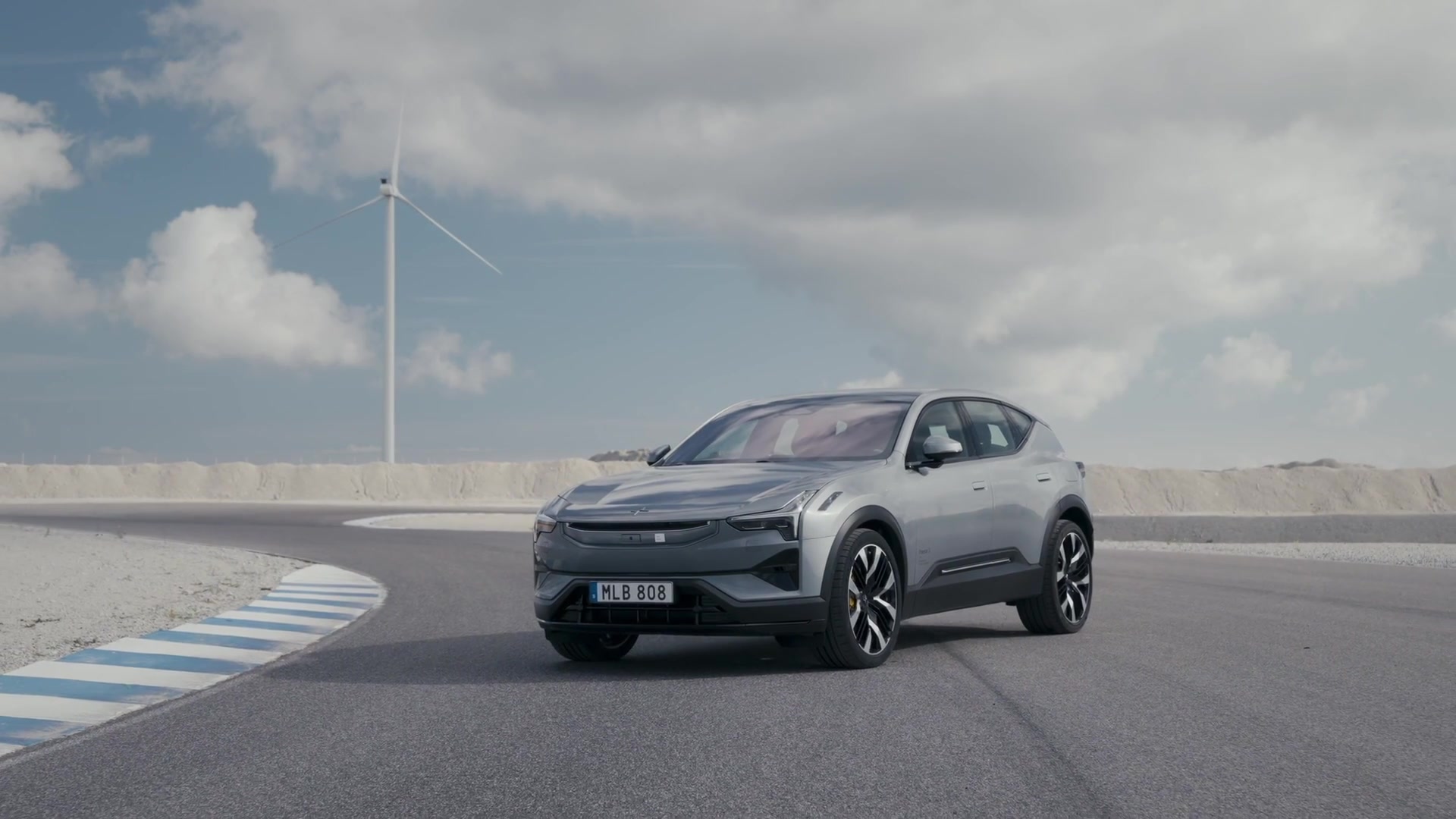 New 800 Volt Polestar 3 - faster charging, more power, and increased ...