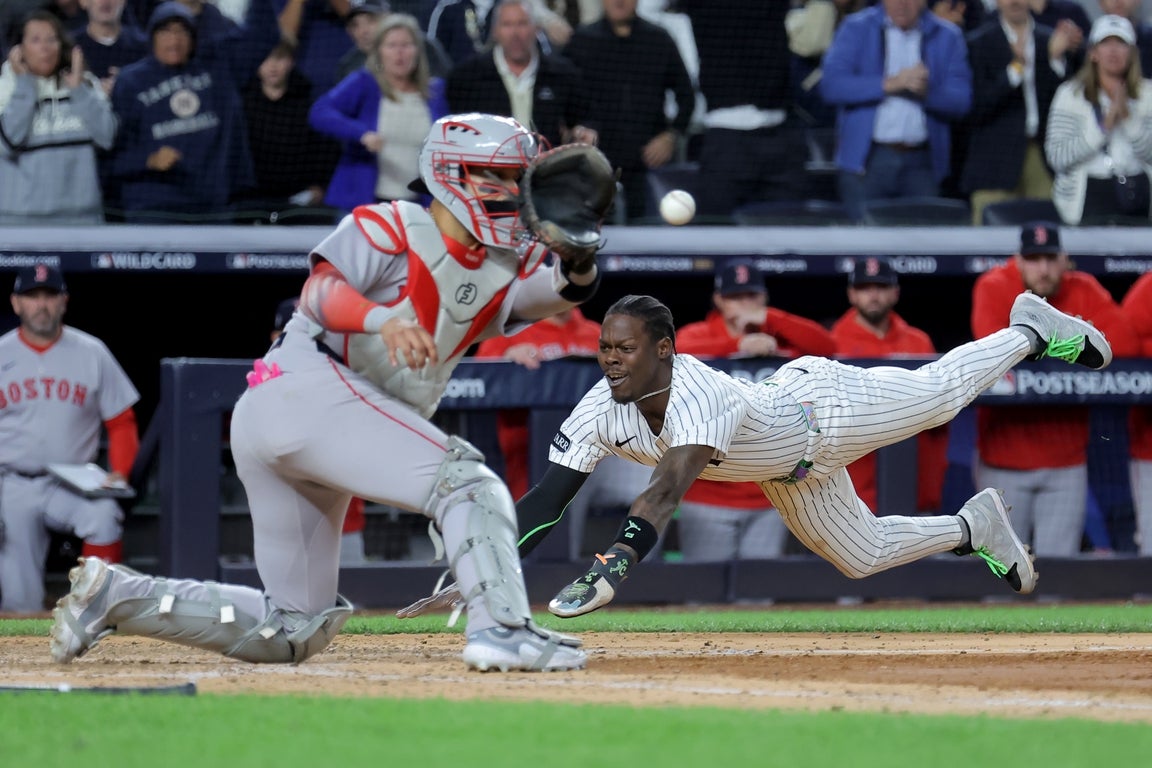 Epic photos from the Yankees' thrilling Game 2 win over the Red Sox