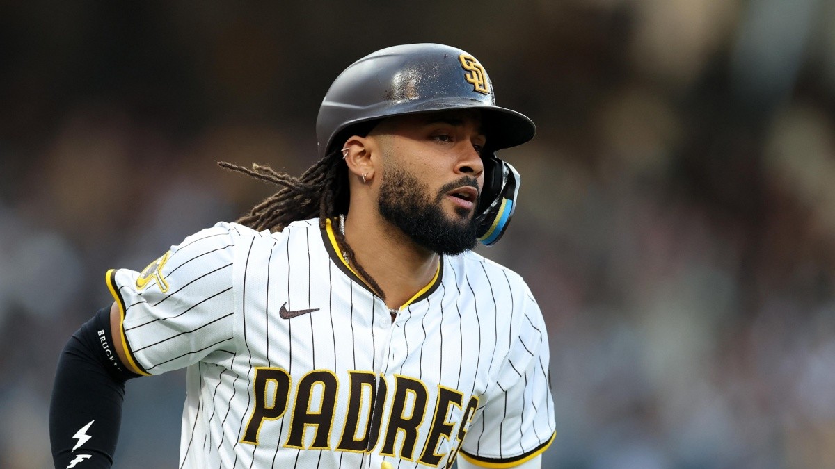 MLB Playoffs: Fernando Tatis Jr.'s Spectacular Catch Saves Padres ...