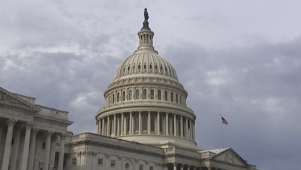 Government shutdown continues as lawmakers struggle to find compromise