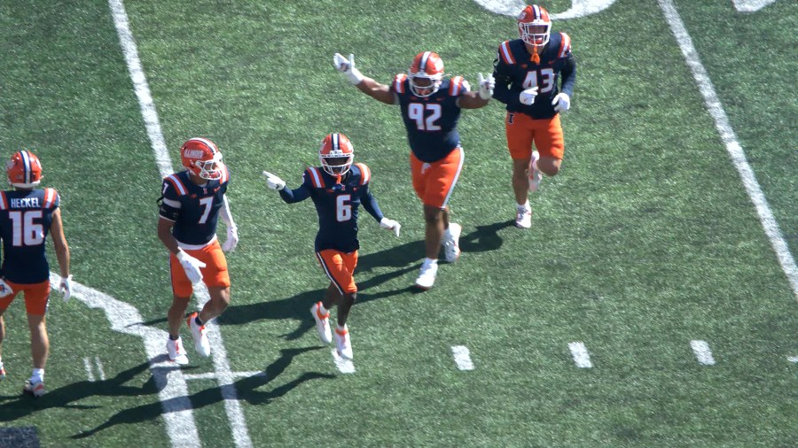 Clarke’s brings energy, makes quick impact in return to action with Illini