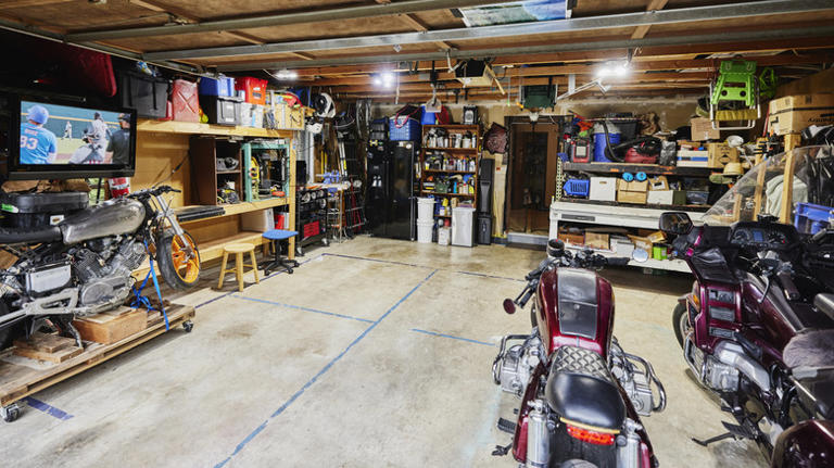 5 Things You Should Never Store In Your Garage Or Shed