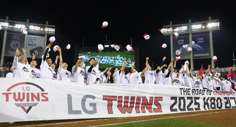 LG Secures Regular Season Title After Hanwha's 9th-Inning Loss