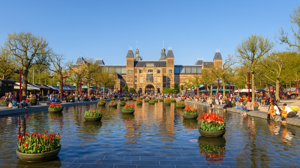 Walking Tour in Museumplein, Amsterdam, Netherlands (4K)
