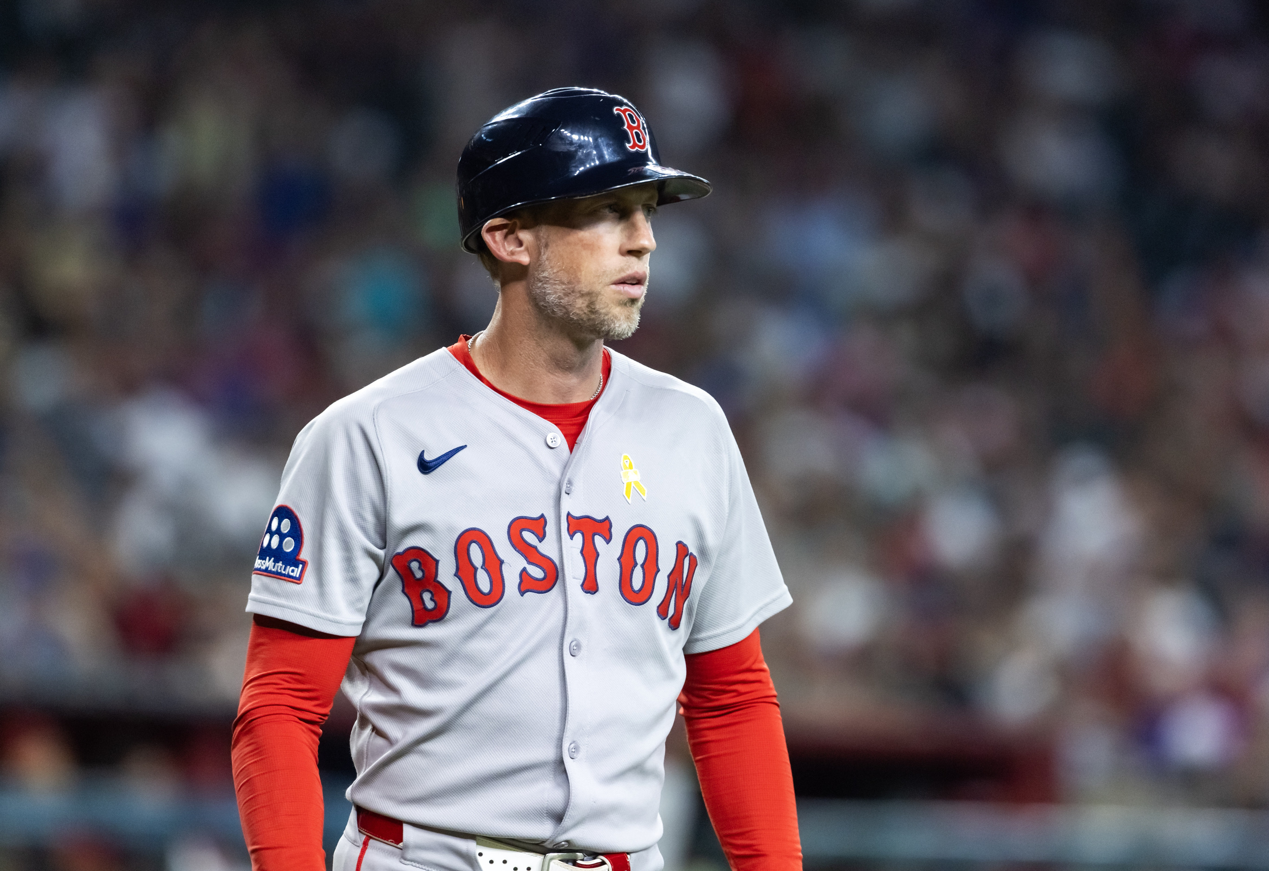 Red Sox 3rd base coach criticized for his bad decision during Game 2 loss
