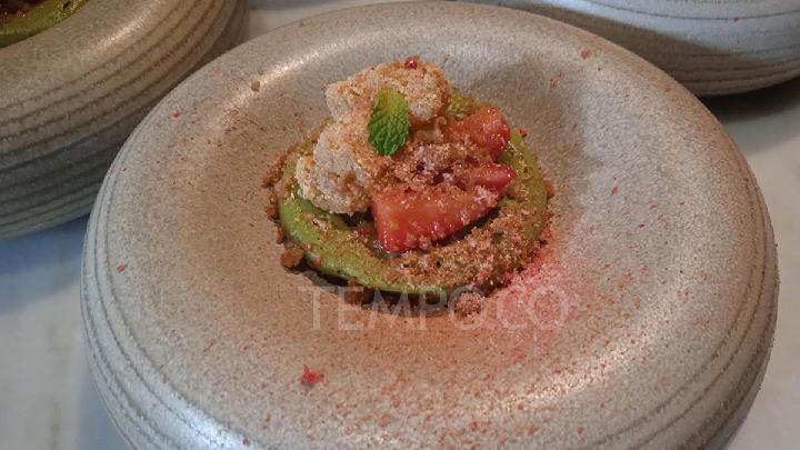 Sensasi Unik Mochi Matcha dengan Topping Remahan Roti