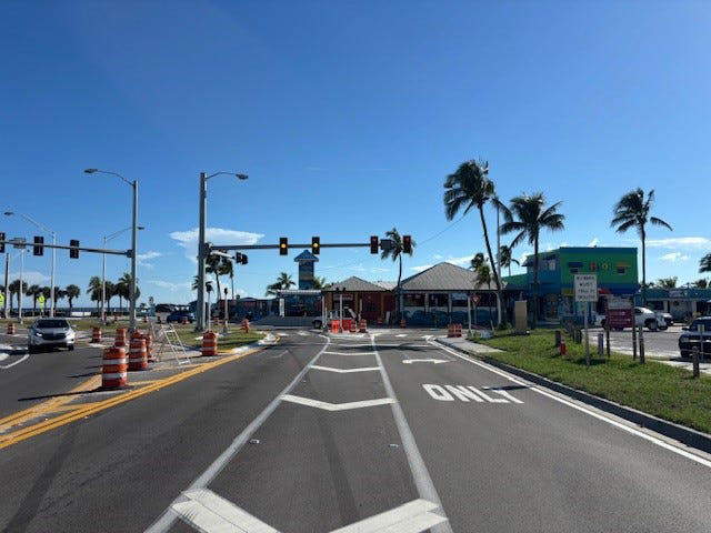 Traffic Talk: Photos of new traffic signal on Fort Myers Beach. Will ...