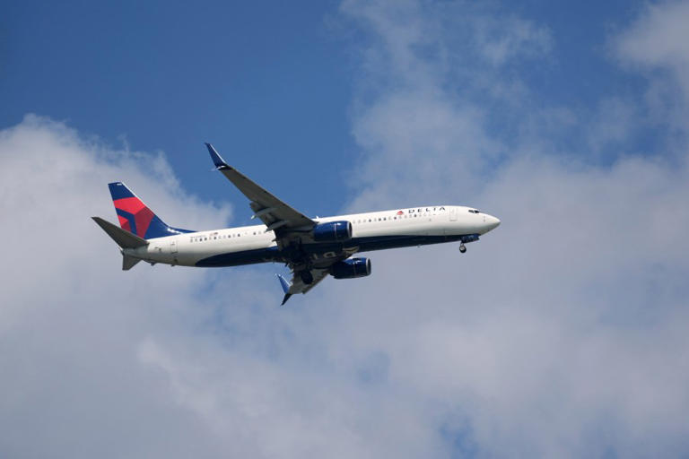 2 Delta planes involved in taxiway collision at New York’s LaGuardia Airport