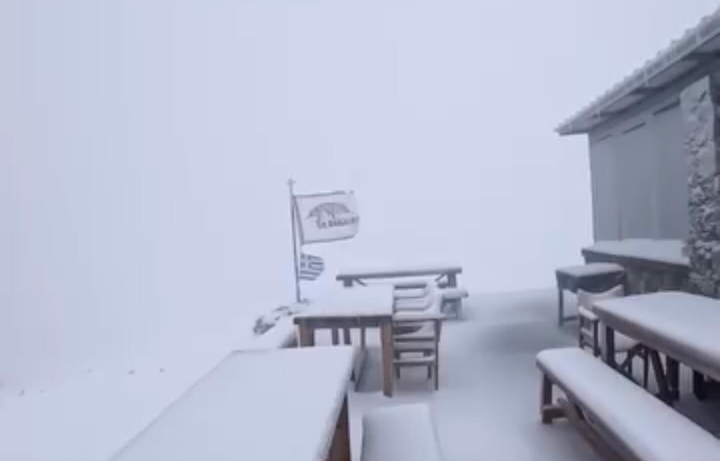 Επεσαν τα πρώτα χιόνια στον Ολυμπο