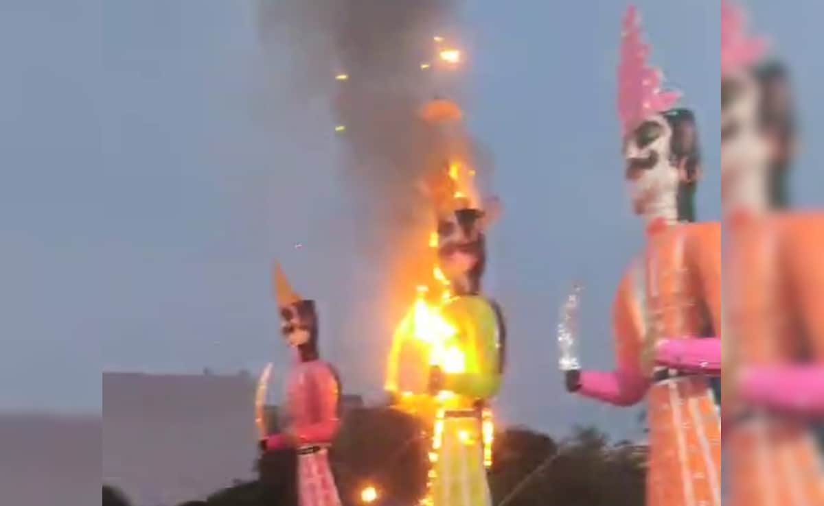 Video: In Bhopal, Drunk Men Set Ravan Effigy Afire On Dussehra Morning