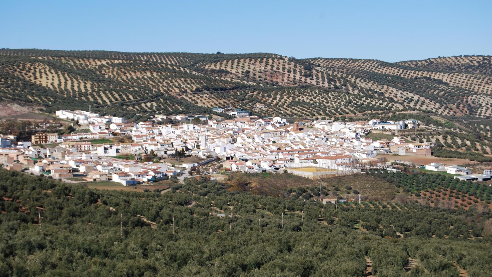 Se buscan vecinos en este pequeño pueblo a menos de una hora de Málaga ...