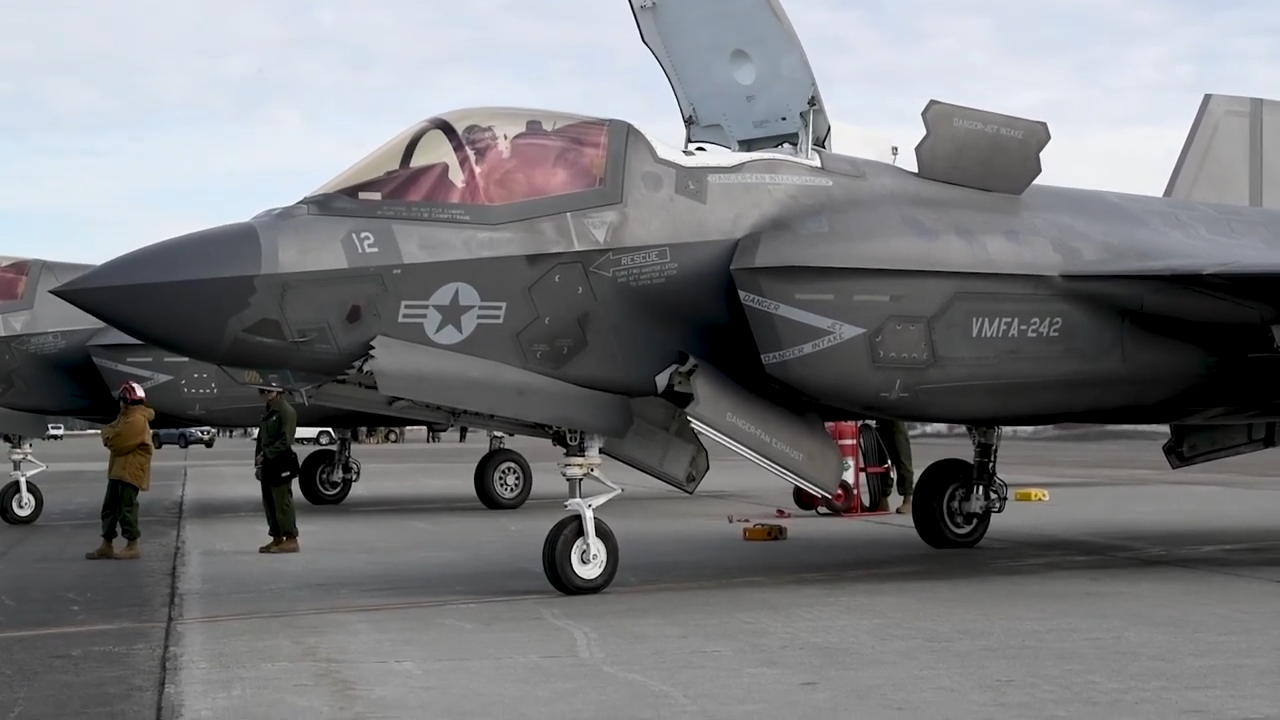 How Holograms and AI Are Transforming the World’s Top Fighter Jet