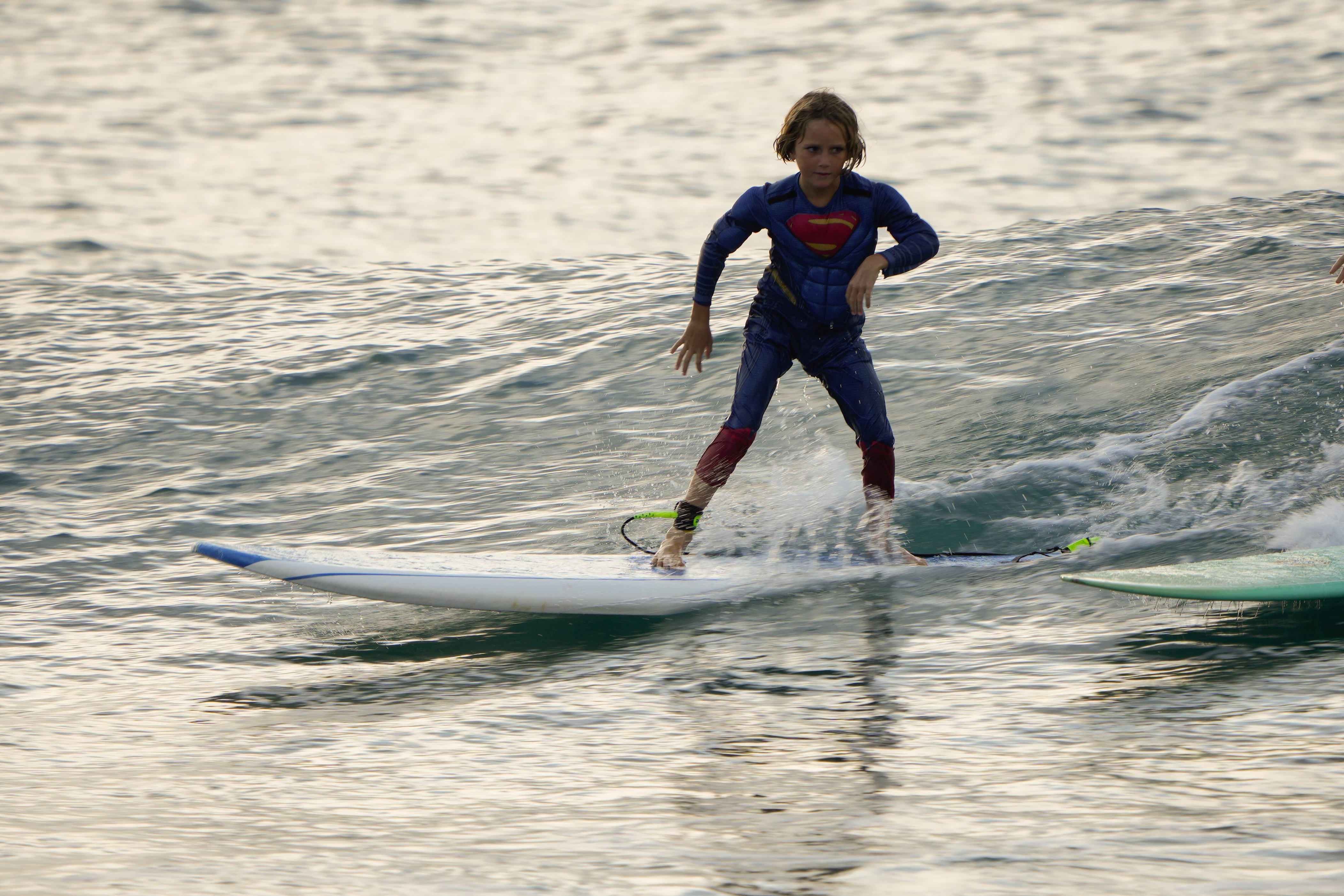 Halloween costume surf contest returns to Oahu’s North Shore