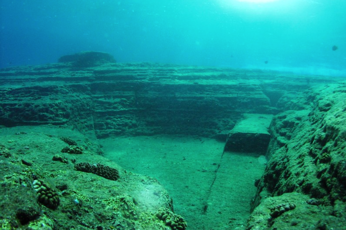 Japan's ancient underwater 'pyramid' remains one of the world’s great ...