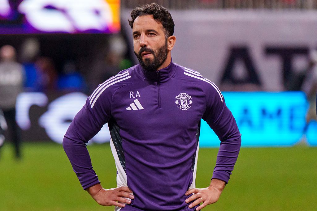 Man Utd sign deal for hot prospect midfielder