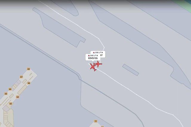 Planes collide on runway at New York's LaGuardia airport