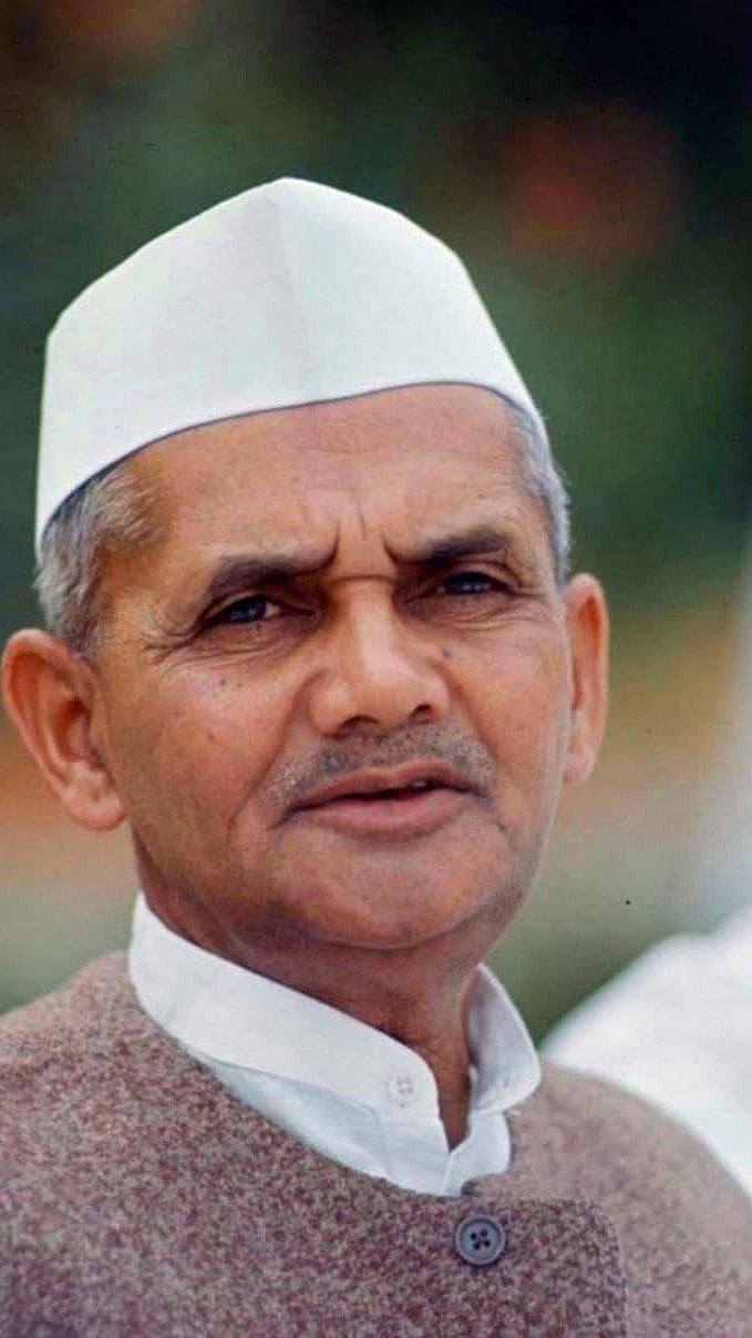 Birth Anniversary: Know Some Interesting Facts About Lal Bahadur Shastri