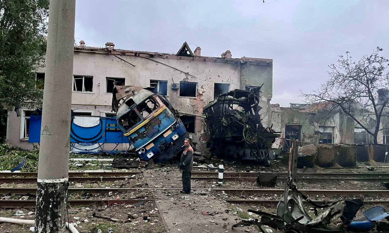 Russian strikes kill 4, injure 25, hit Ukraine's railway infrastructure ...