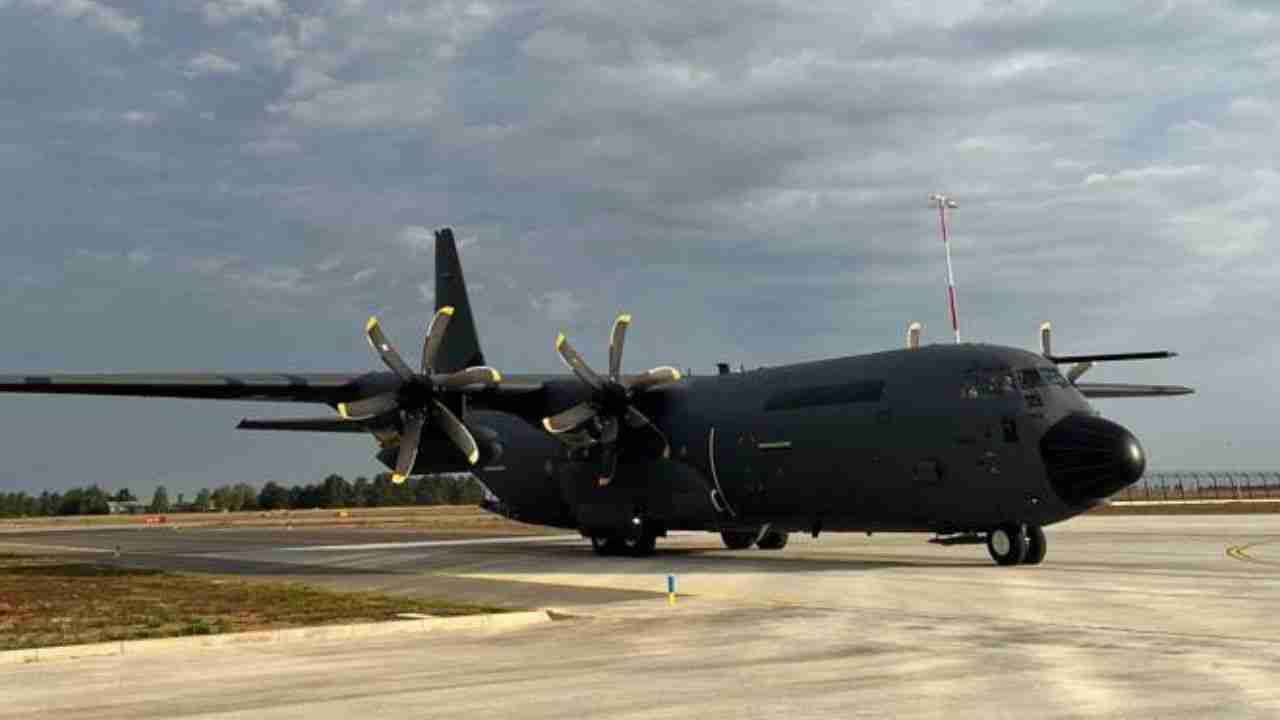 Tysk militær C-130 fly mål for fyrverkeriangrep