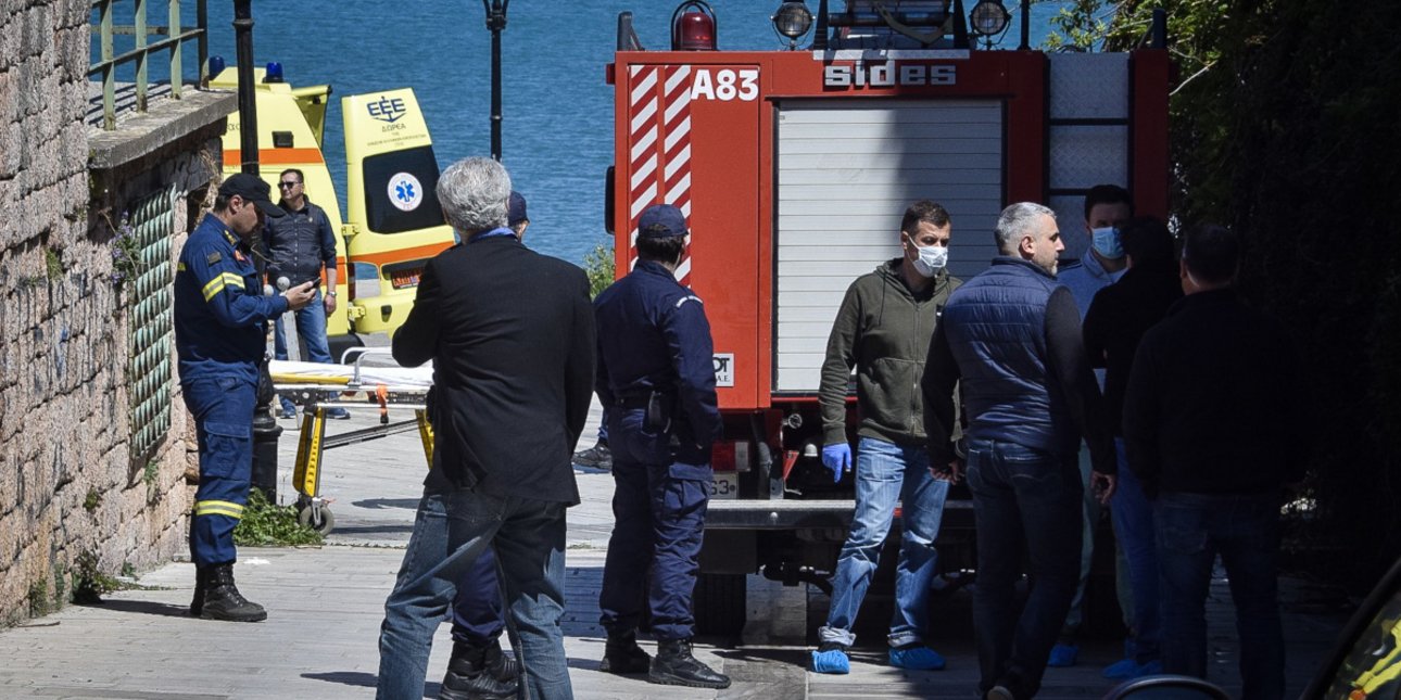 Πόρος: Ανασύρθηκε νεκρός άντρας από το λιμάνι -Επεσε το όχημά του στη ...
