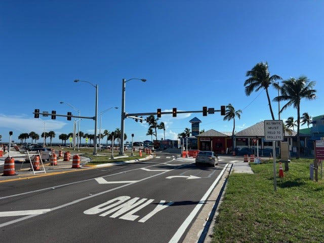 Traffic Talk: Photos of new traffic signal on Fort Myers Beach. Will ...