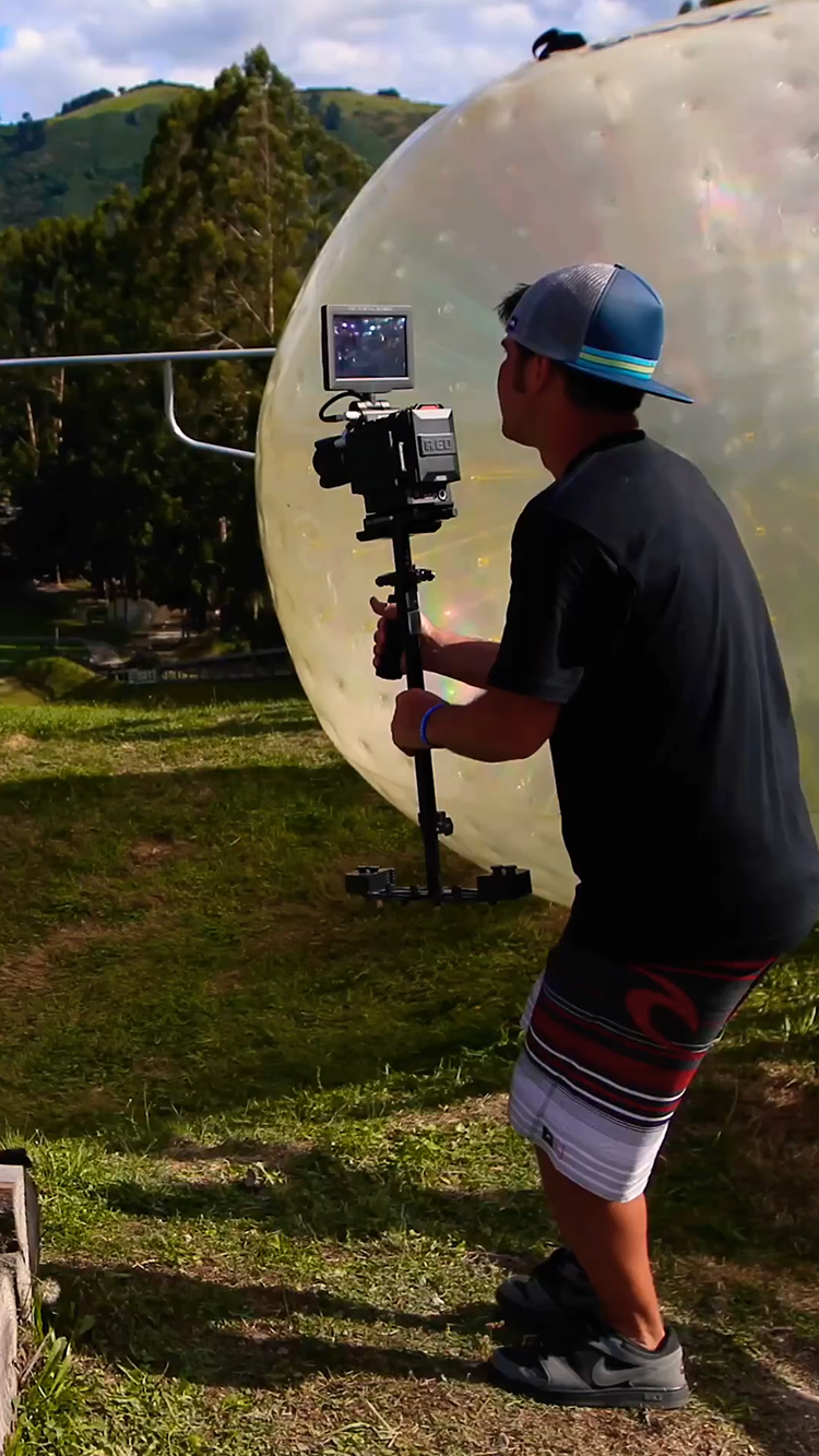 Filmmaker traint met 11 kilo zware camera