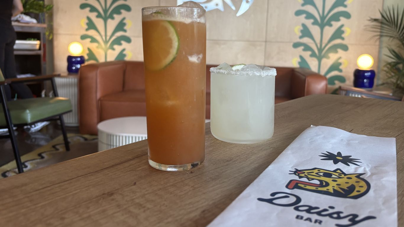 Daisy Bar opens in Windsor Park neighborhood