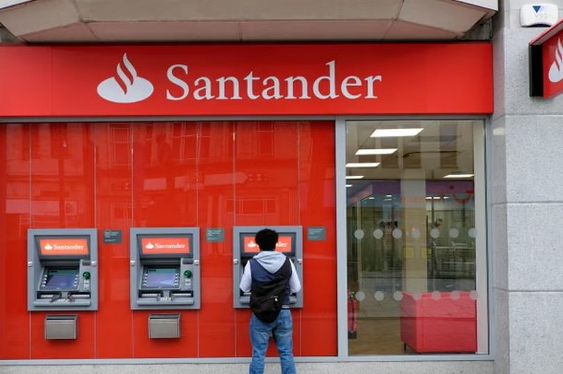 Santander paying customers £473 direct into their bank accounts