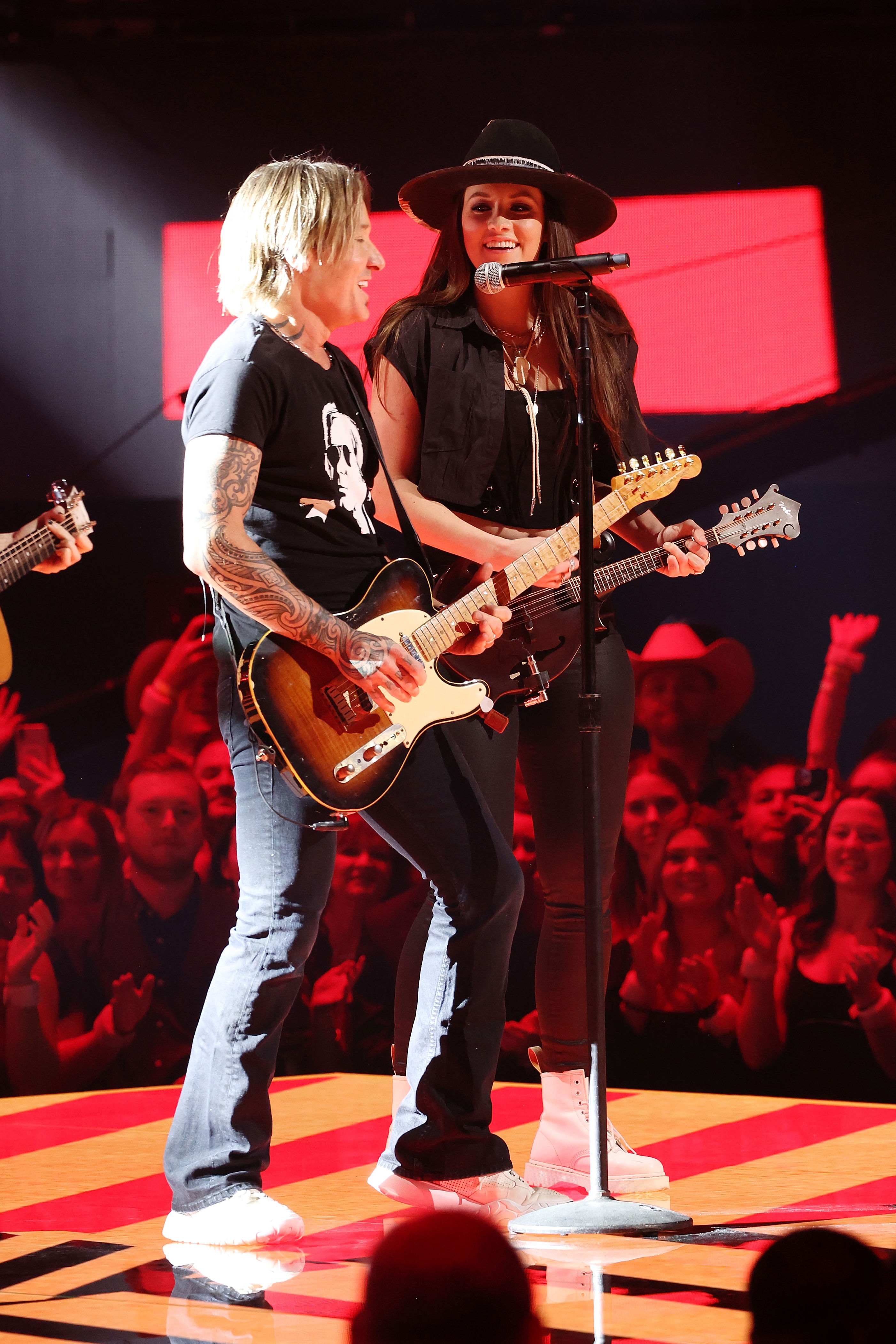 Keith Urban, 57, sang to guitarist Maggie Baugh, 25, in flirty onstage ...