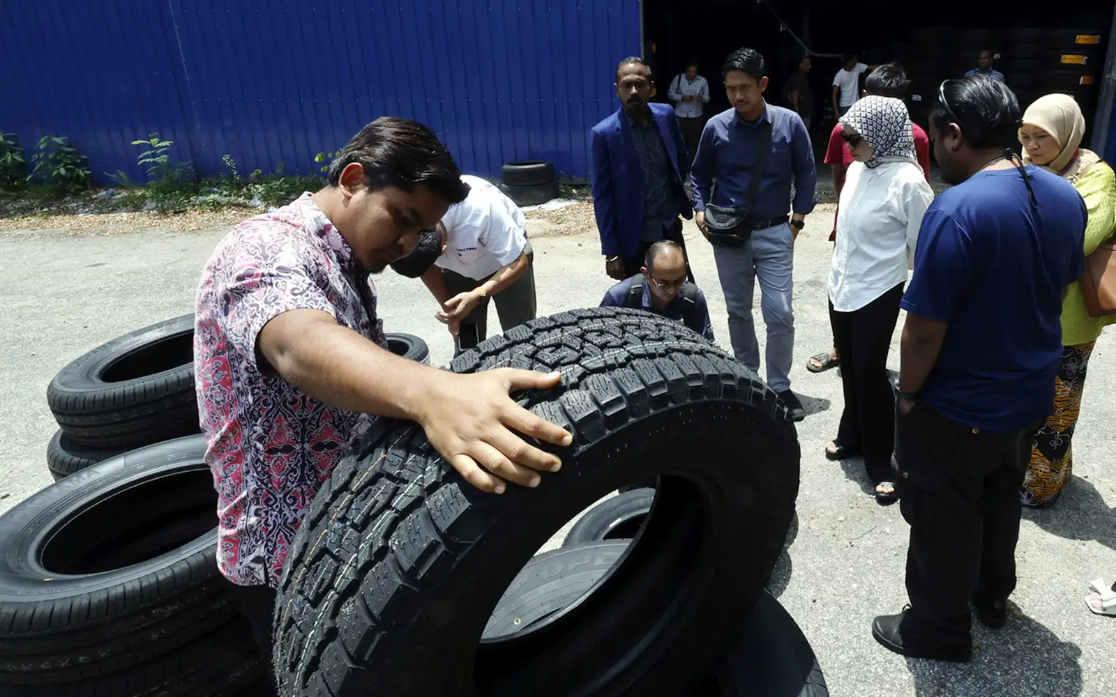 Illegal tyre imports exposed during raids on 3 Shah Alam outlets
