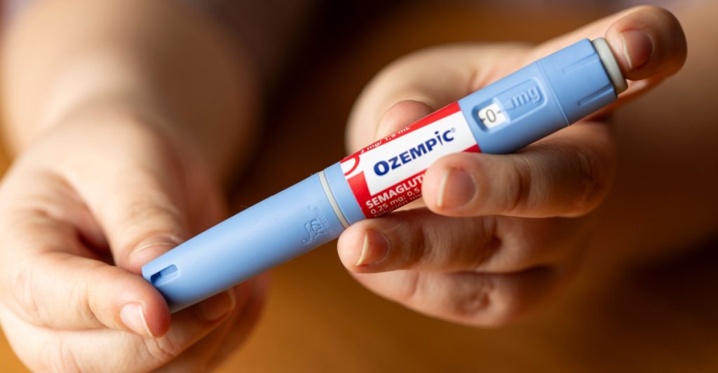 2 500 i månaden – omöjligt för mig” säger Helena om bantningsmedicinen