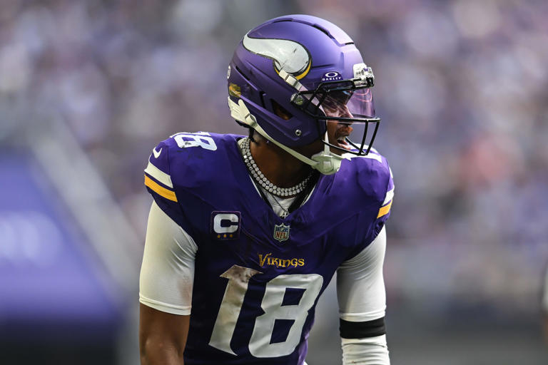 The NFL could see 12 players set historic marks during Week 5