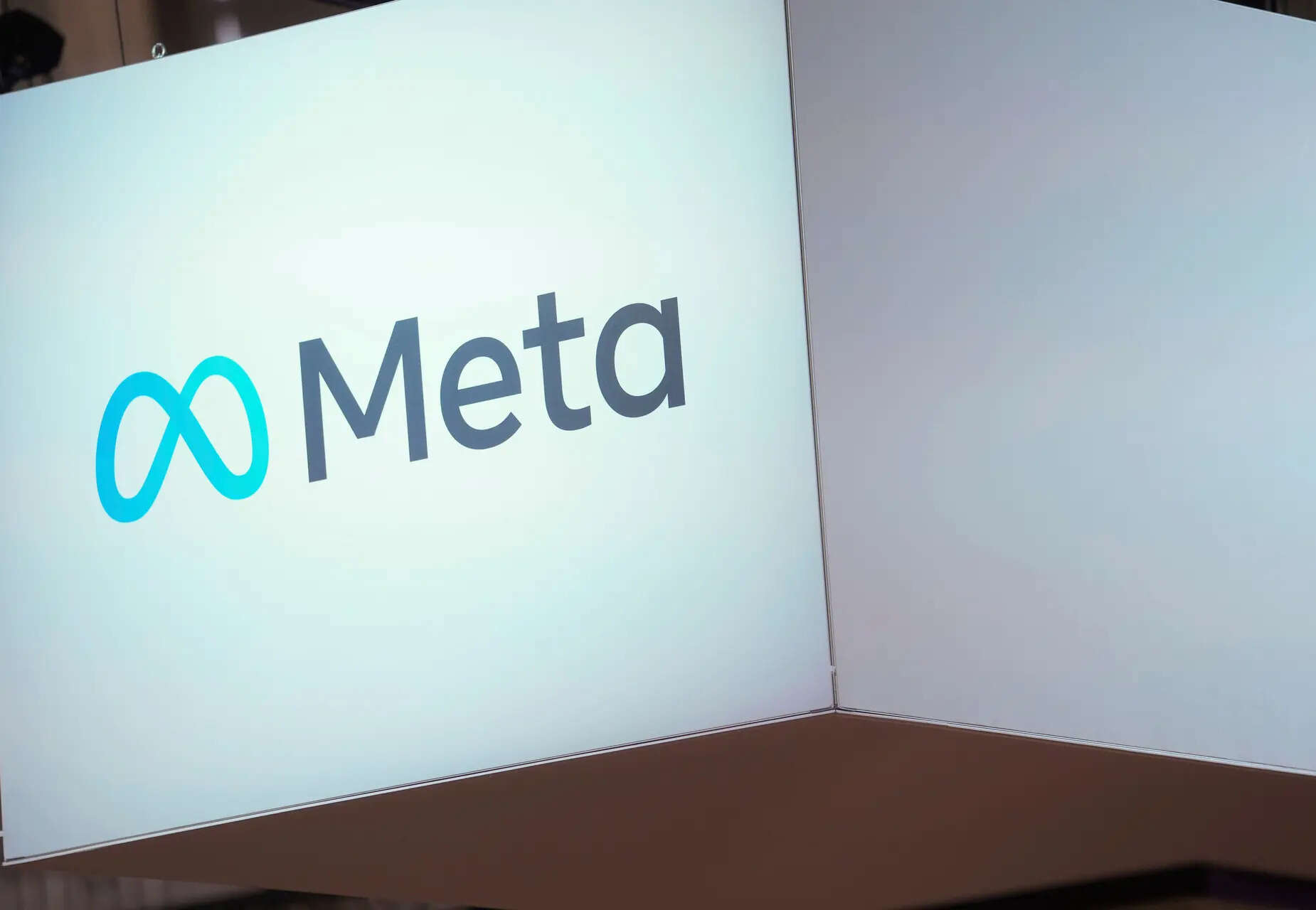 Meta to appeal Dutch court orders to change Facebook, Instagram timeline settings