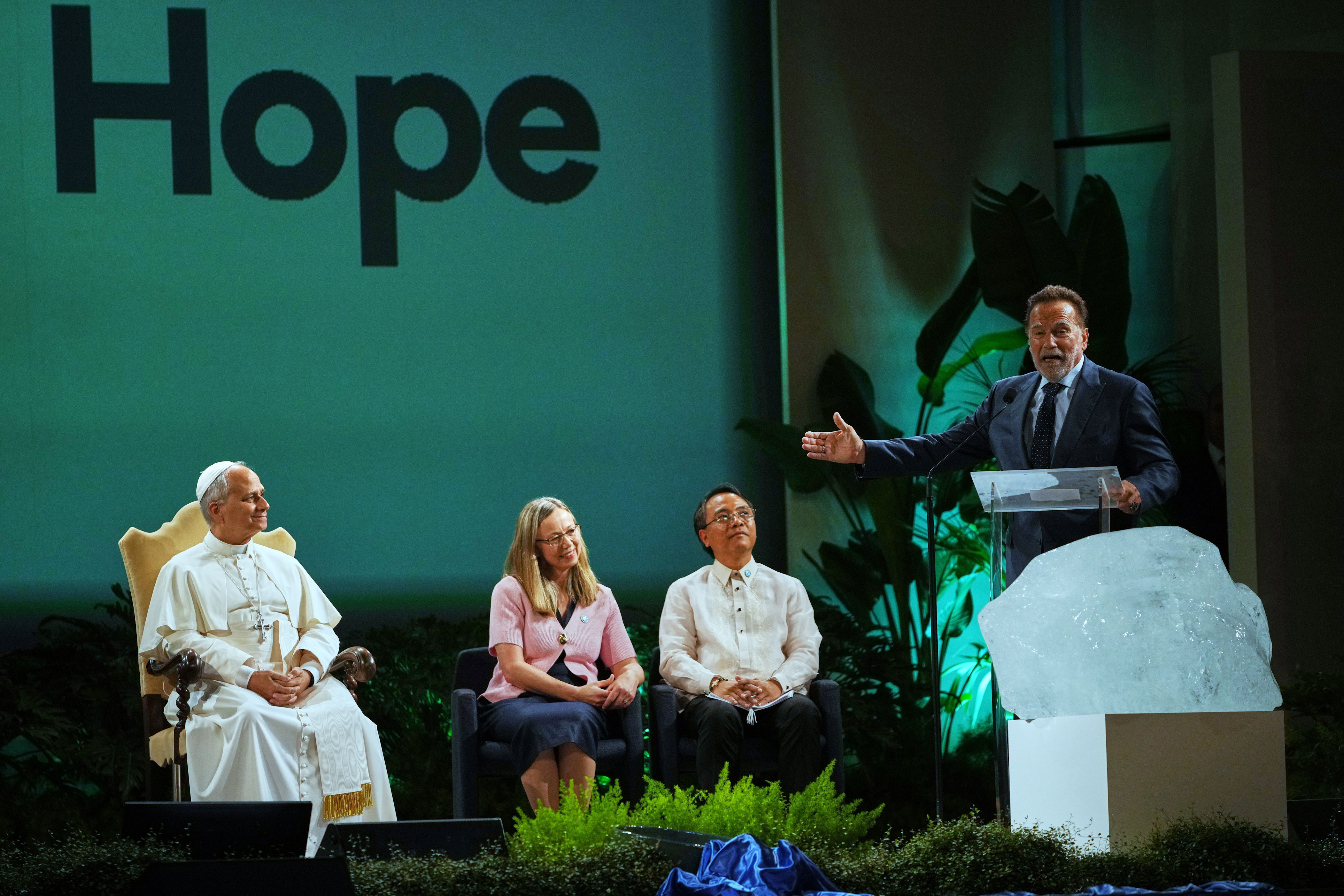MAGA comes for the ‘woke pope’ after pontiff blesses block of ice in ...