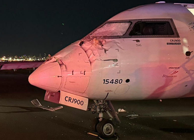Two Delta planes collide at LaGuardia Airport