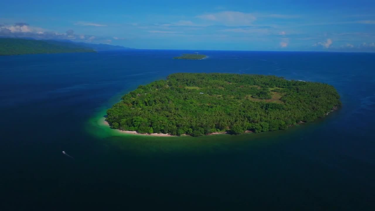 Drone Discovers Papua New Guinea's Vibrant Landscapes