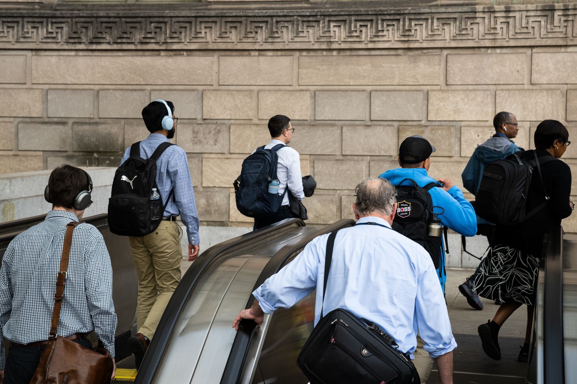 Trump endurece estrategia en segundo día de cierre del gobierno