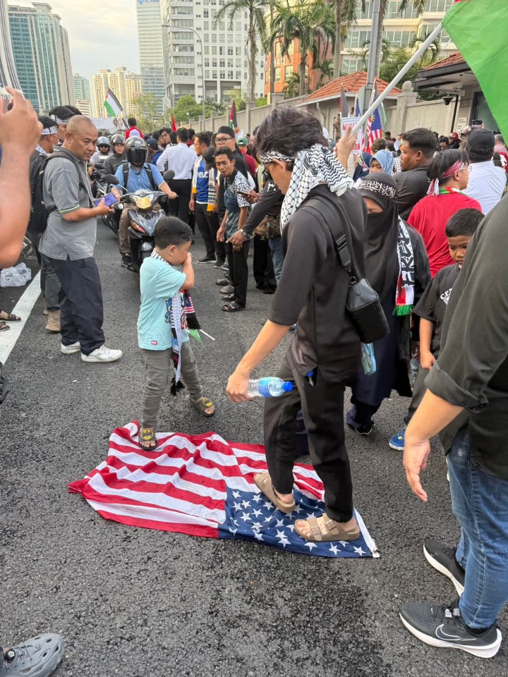 Thousands March To US Embassy In KL To Protest Israeli Interception Of ...