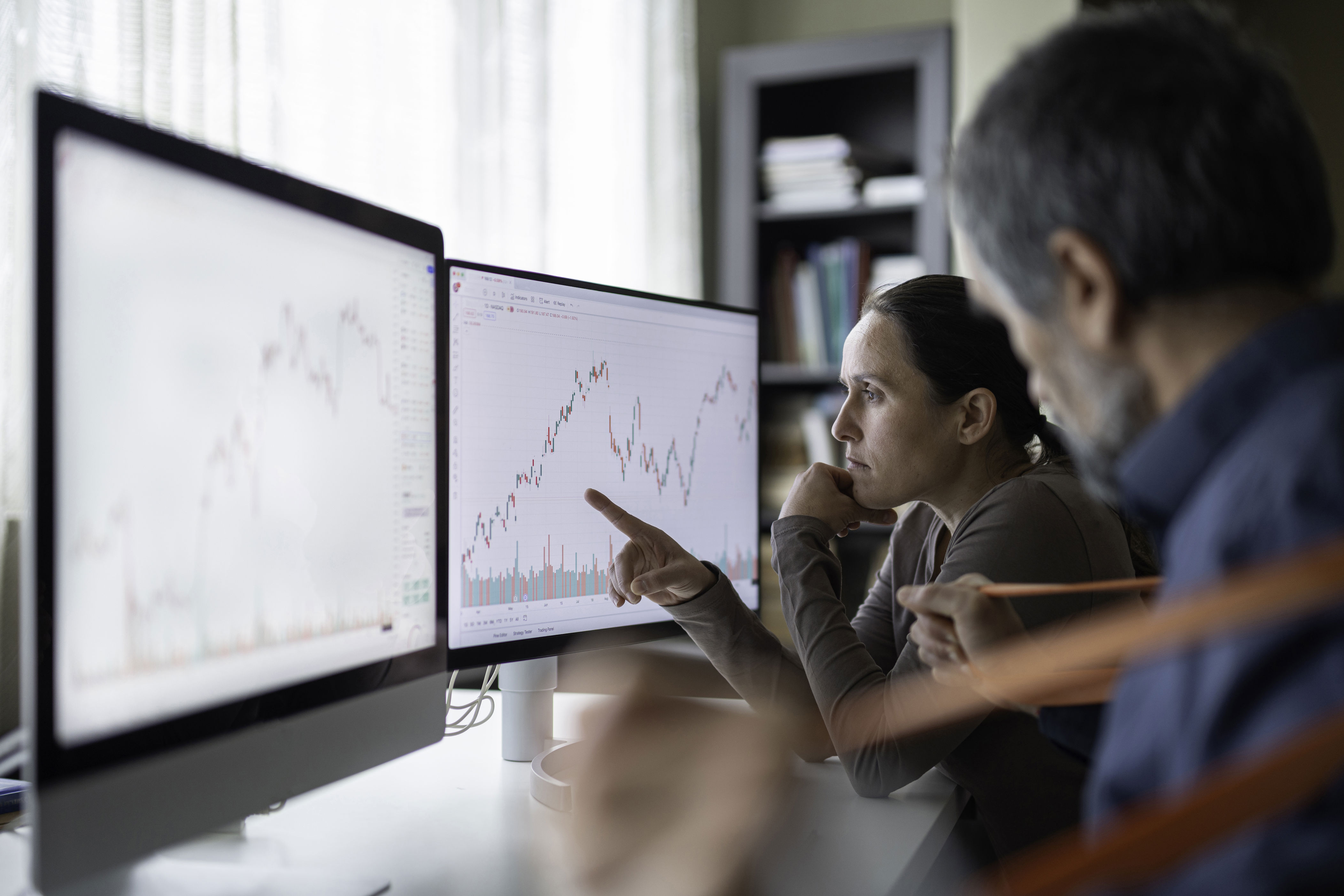 Grayscale Debuts Multi-Crypto ETF. Is It a Buy?