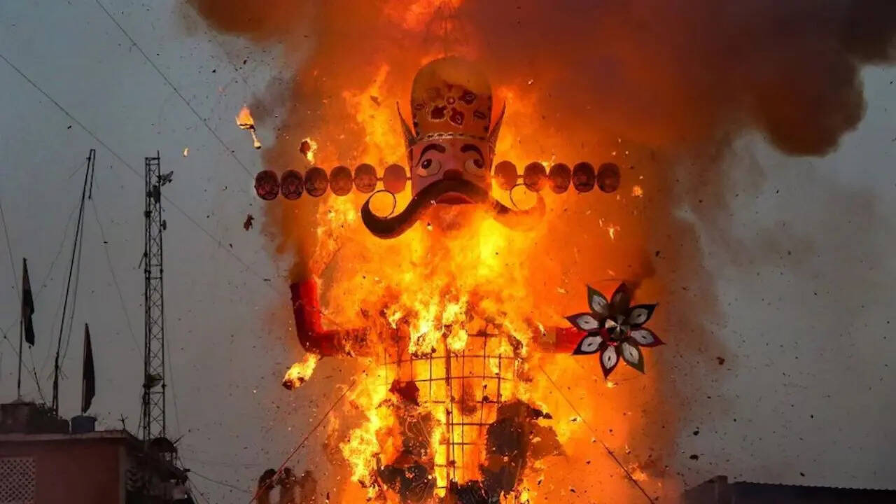Dussehra 2025: Check Ravan Dahan Time In Delhi, Noida, Gurugram | All ...